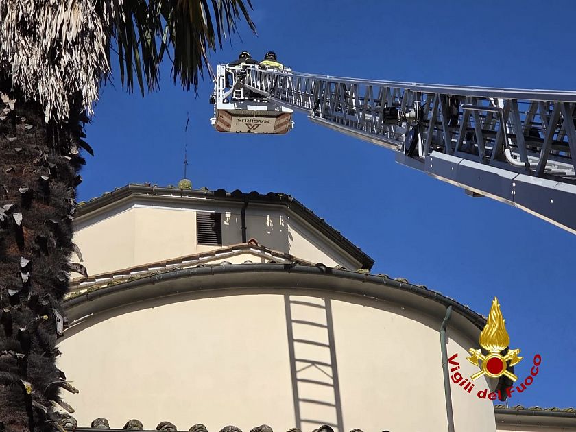 Fulmine si abbatte sull'abbazia | Cronaca CAPANNOLI