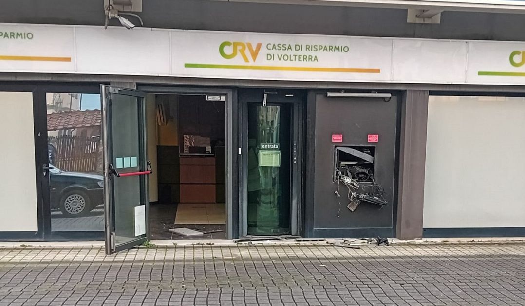 L'esplosivo per sventrare il bancomat | Cronaca CAPANNORI
