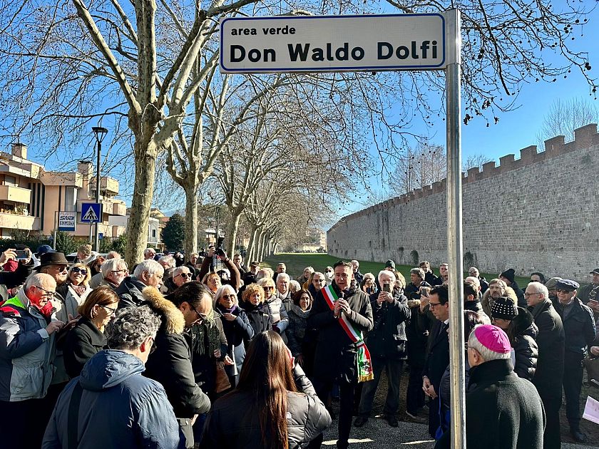 Porta a Lucca ricorda don Waldo Dolfi | Attualità PISA